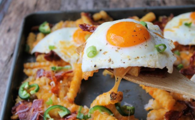 Loaded Breakfast Fries - Foody Schmoody Blog
